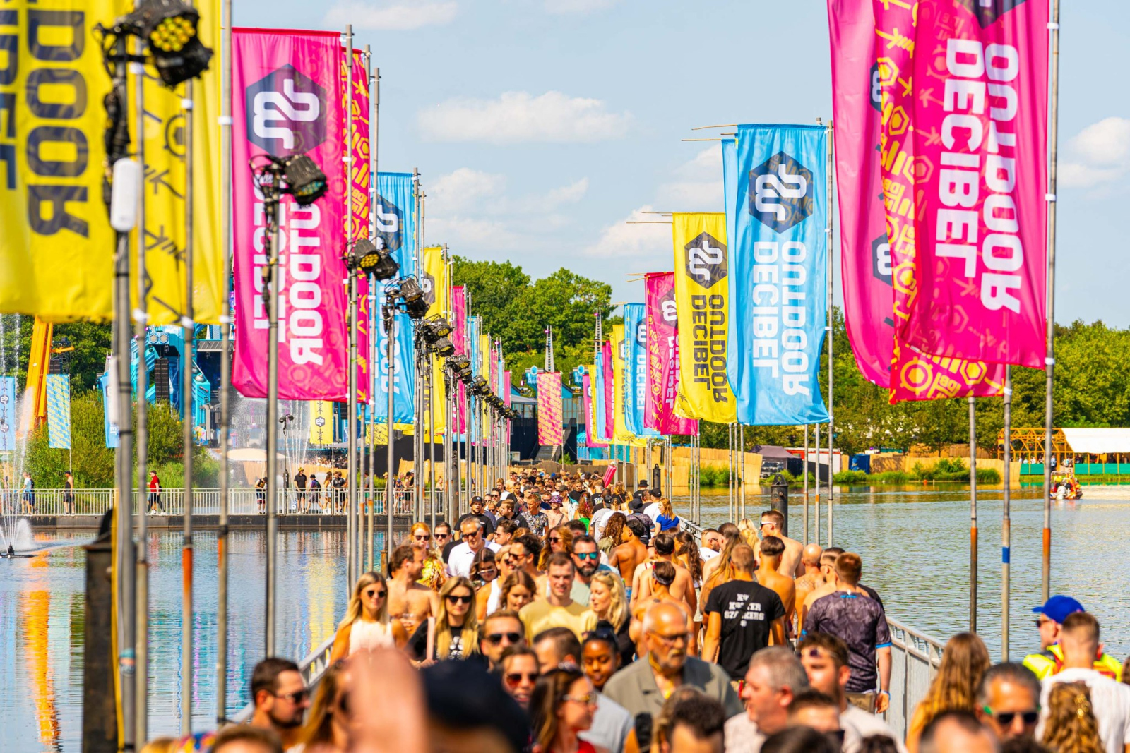 Decibel outdoor presents biggest lineup to date | Hardstyle.com